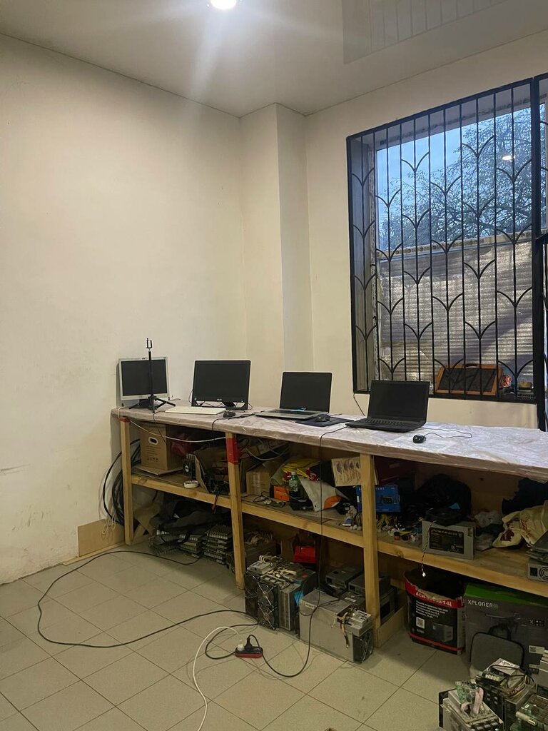 Bilgisayar mağazaları Abhmining, Suhum, foto