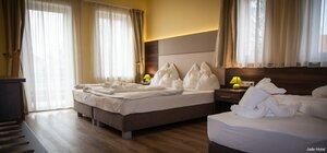 Hotel Jade - Ezüsthíd Hotel (Veszprém), otel  Veszprem'den