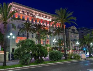 Mercure Nice Promenade Des Anglais (Provence-Alpes-Côte d'Azur, Alpes-Maritimes, Arrondissement de Nice, Nice, Rue Halévy, 2), otel  Nice'den