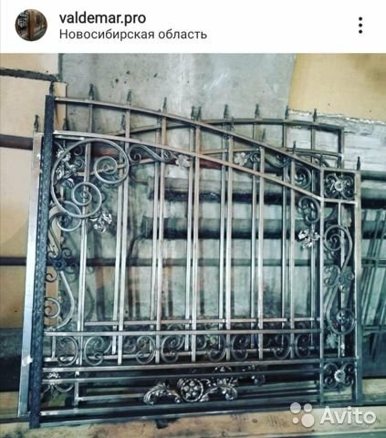 Çitler, parmaklıklar Лофт, Berdsk, foto