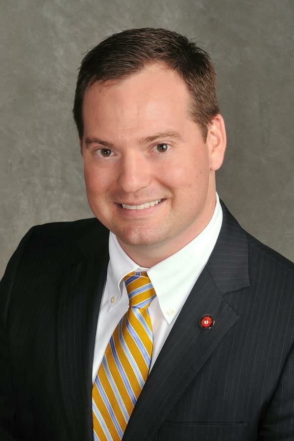 Yatırım fonu firmaları Edward Jones - Financial Advisor: Browning S Sanderson, Crpc™, Kuzey Carolina Eyaleti, foto