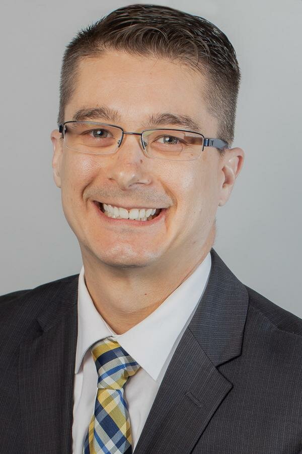 Yatırım fonu firmaları Edward Jones - Financial Advisor: Clinton J Nickas, Ohio Eyaleti, foto