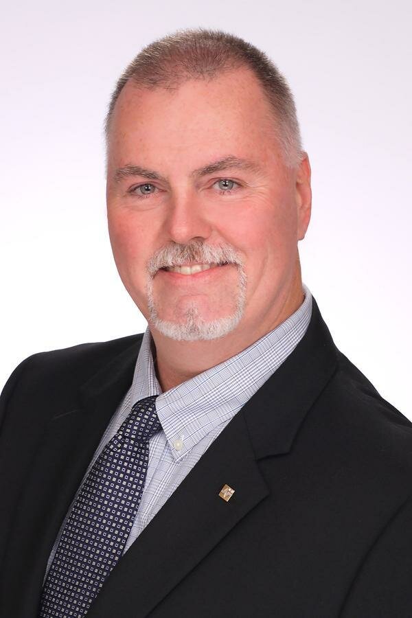 Yatırım fonu firmaları Edward Jones - Financial Advisor: John O Atkinson, Windsor, foto