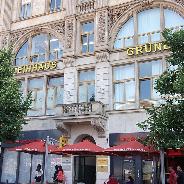Rehincilik Grüne's Leihhäuser Frankfurt Hauptbahnhof, Frankfurt am Main, foto