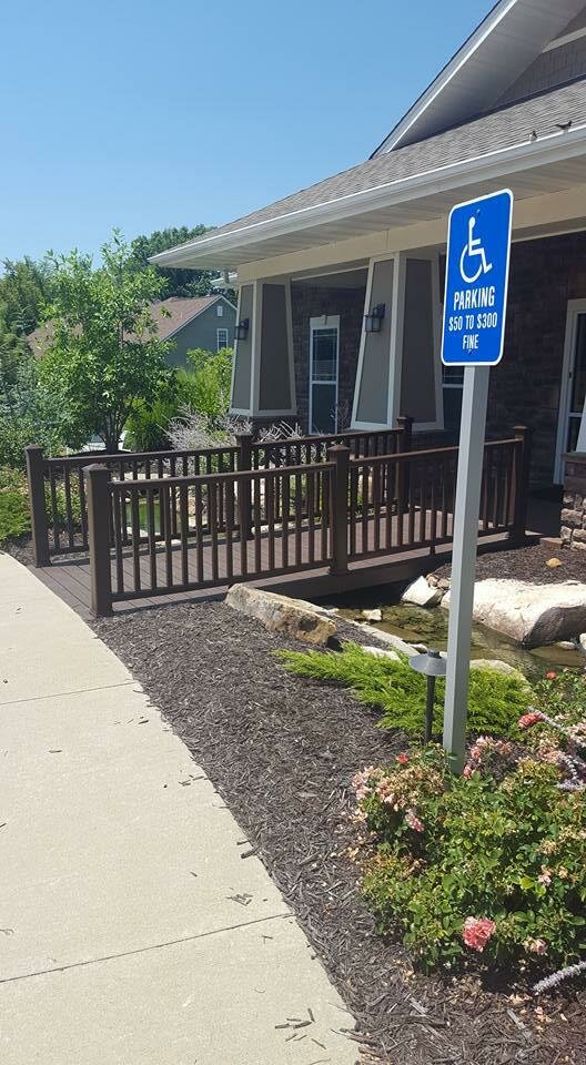 Bahçe ekipmanları ve teknolojileri Grizzly Bear Lawn Care, Missouri Eyaleti, foto