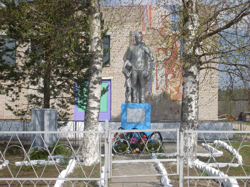 Anıt, heykel Воинам, погибшим в годы Великой Отечественной войны, Kirovskaya oblastı, foto