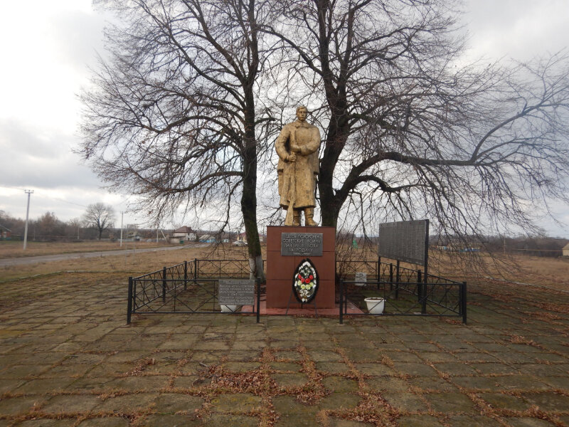 Anıt, heykel Братская могила, Belgorodskaya oblastı, foto