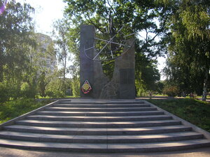 Воинам-афганцам (Chernihiv, Desnianskyi raion), anıt, heykel  Chernigov'dan