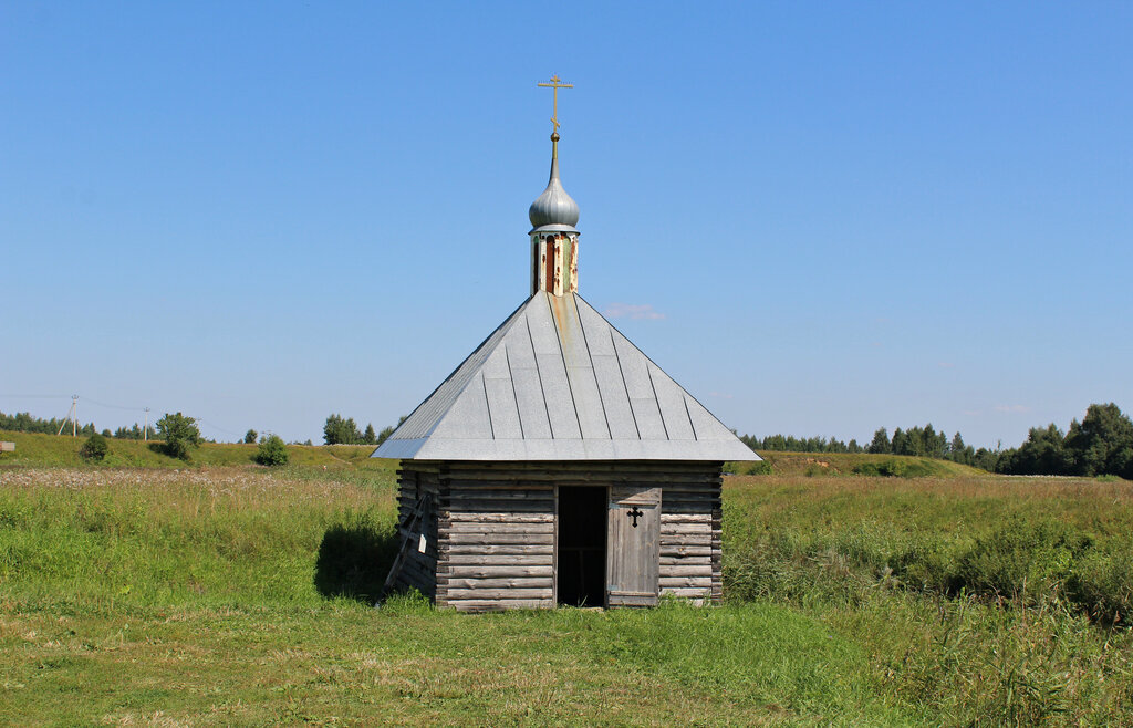 Şapel, haç anıtı Часовня Сергия Радонежского, Yaroslavskaya oblastı, foto
