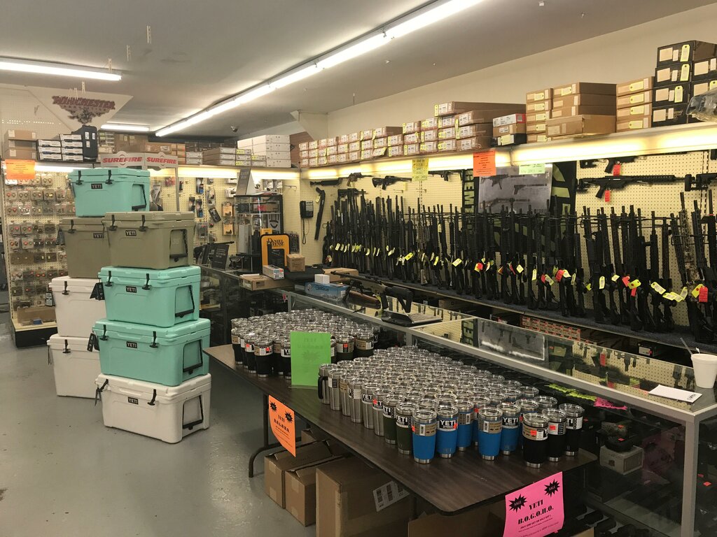Atıcılık ve okçuluk kulüpleri ve atış alanları Perry's Gun Shop, Kuzey Carolina Eyaleti, foto
