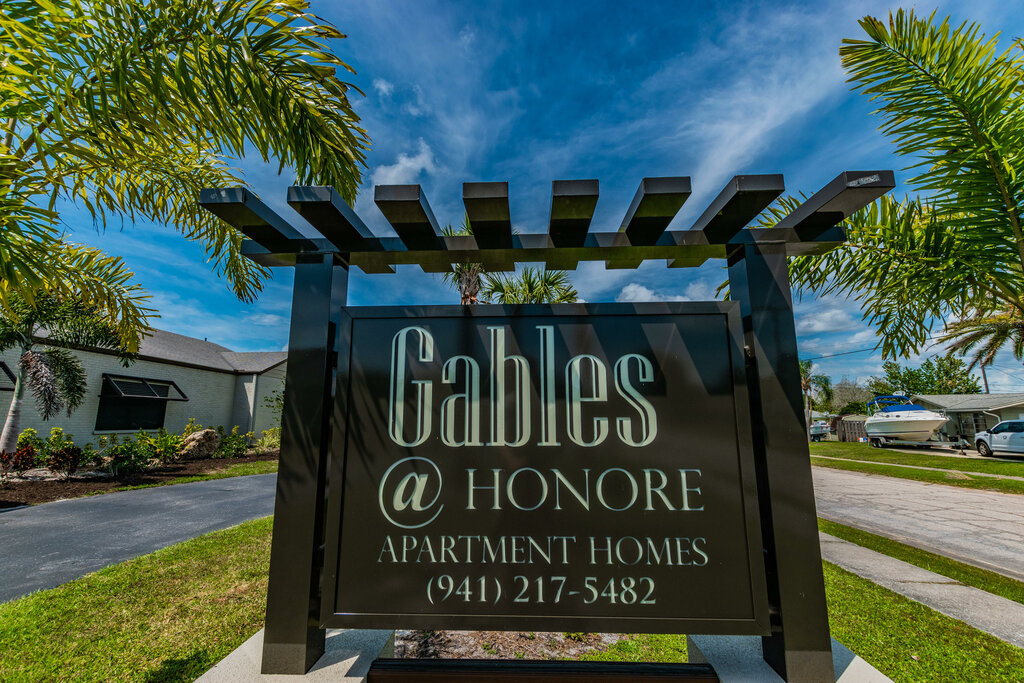 Emlak ofisi Gables at Honore, Florida Eyaleti, foto