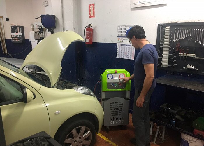 Otomobil servisi Guzmancar, Endülüs, foto