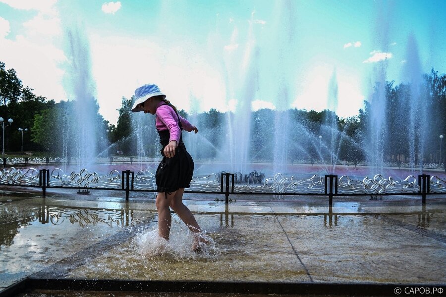 Çeşme Fountain, Sarov, foto