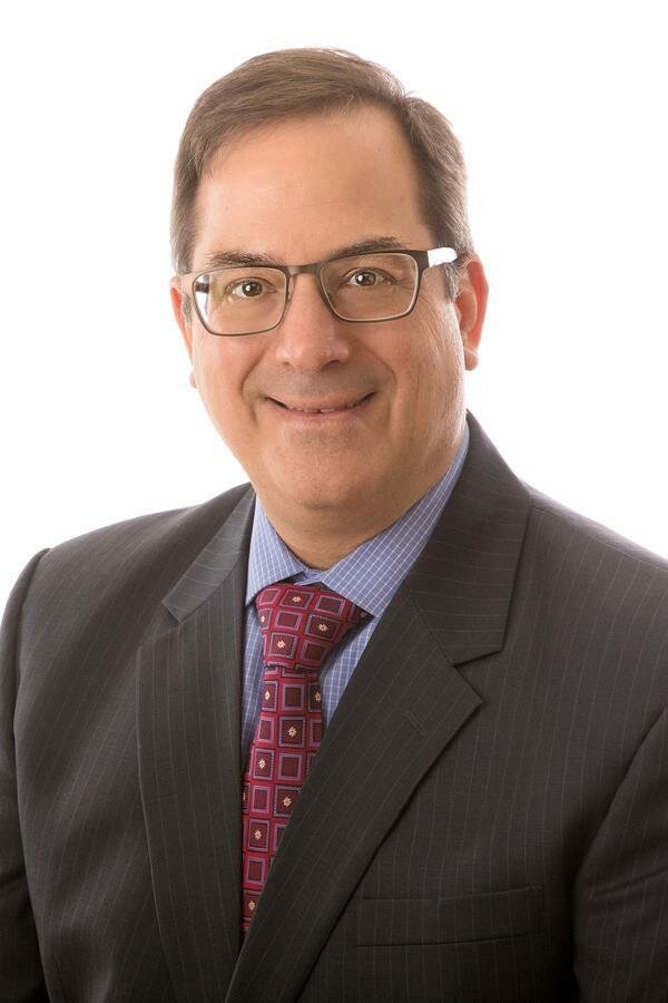 Yatırım fonu firmaları Edward Jones - Financial Advisor: Mark A Szarek, Ontario, foto