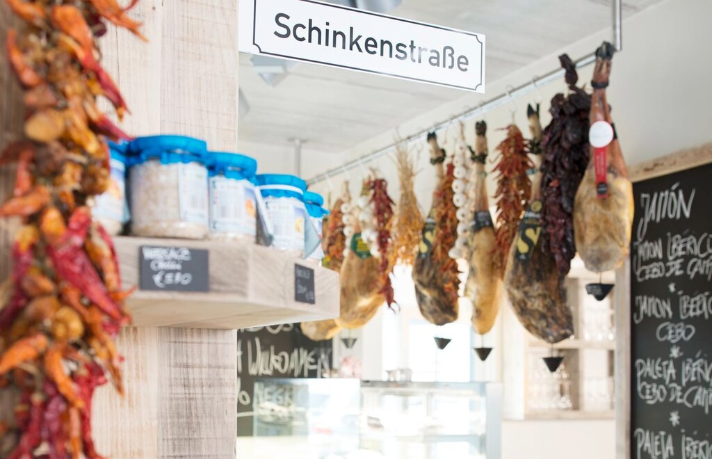 Market CerdoNEGRO. Wein und Feinkost aus Mallorca, Bensheim, foto