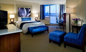 Inn at the Quay (British Columbia, Metro Vancouver Regional District, Expo Line, New Westminster Station), otel  New Westminster'dan