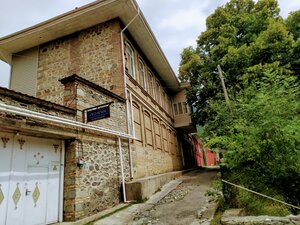 Old House Guesthouse (Sheki, ул. Шафига Ахундова, дом 4), otel  Şeki'den