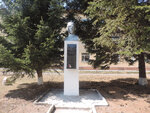 Бюст Д.М. Карбышева (ulitsa 40 let Oktyabrya No:77), anıt, heykel  Svobodniy'den