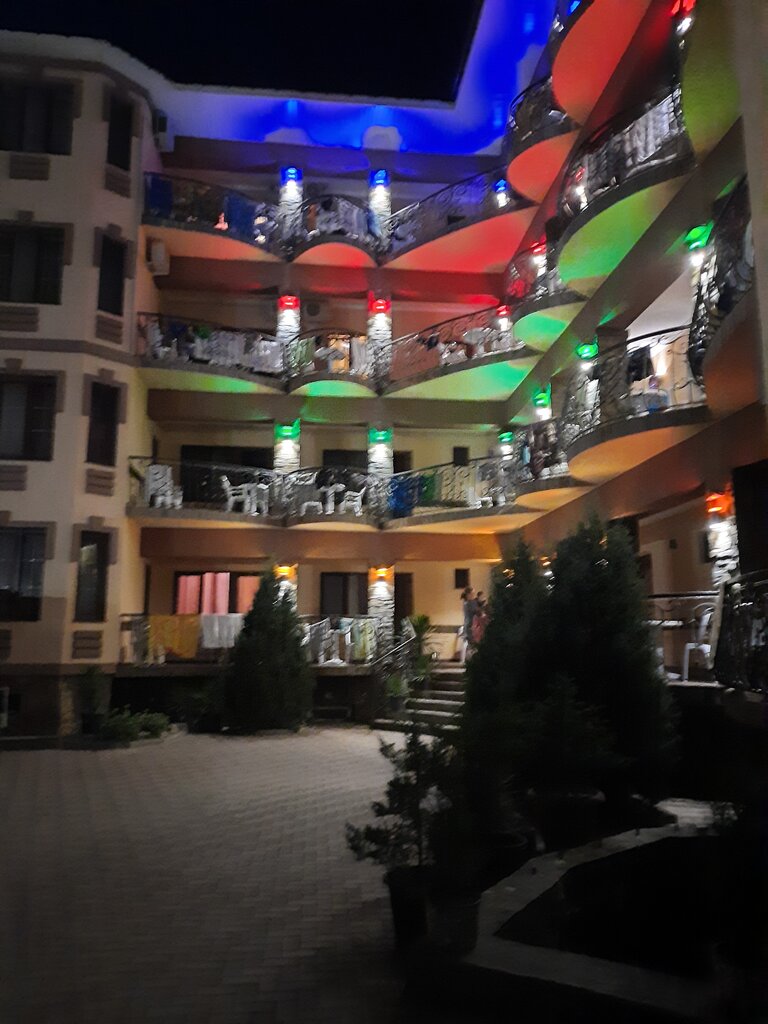 Otel Gostevoy dom u Ruzanny V Sudake, Sudak, foto