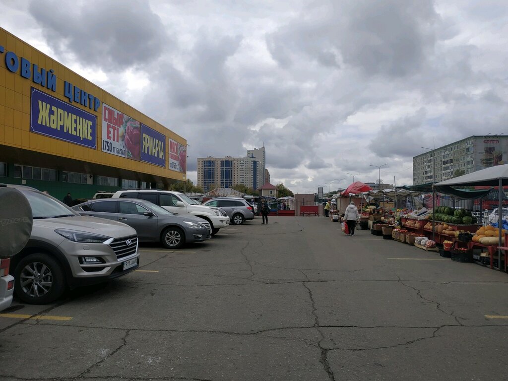 Otoparklar Parking lot, Astana, foto