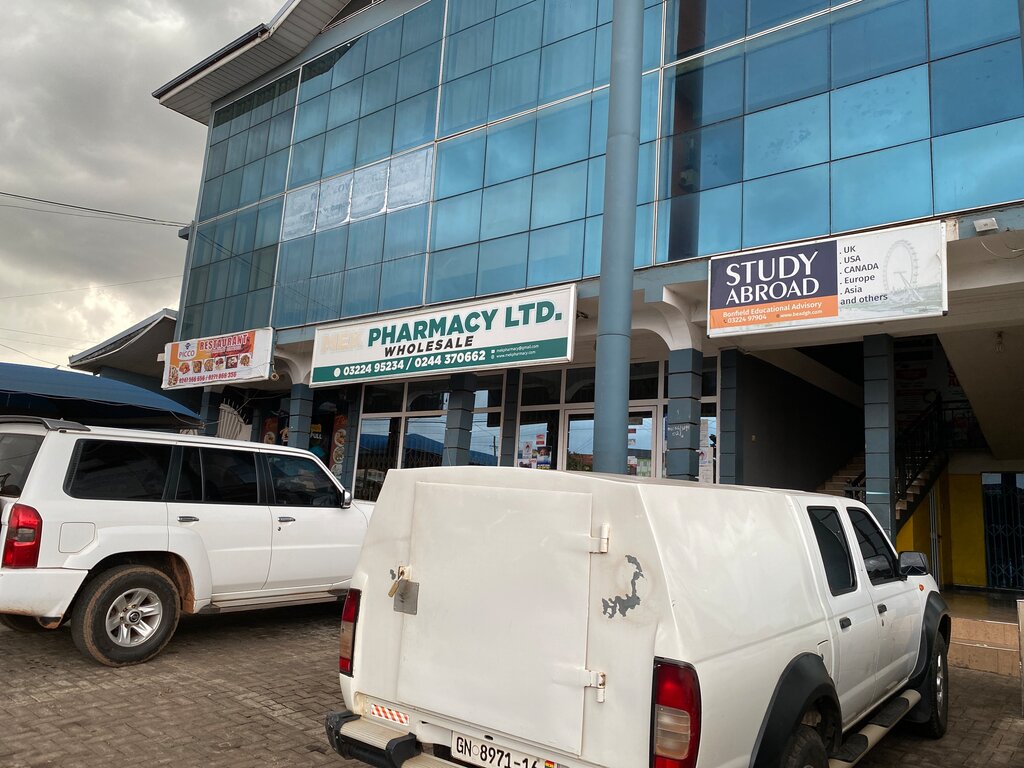 Eczaneler Mek Pharmacy, Kumasi, foto