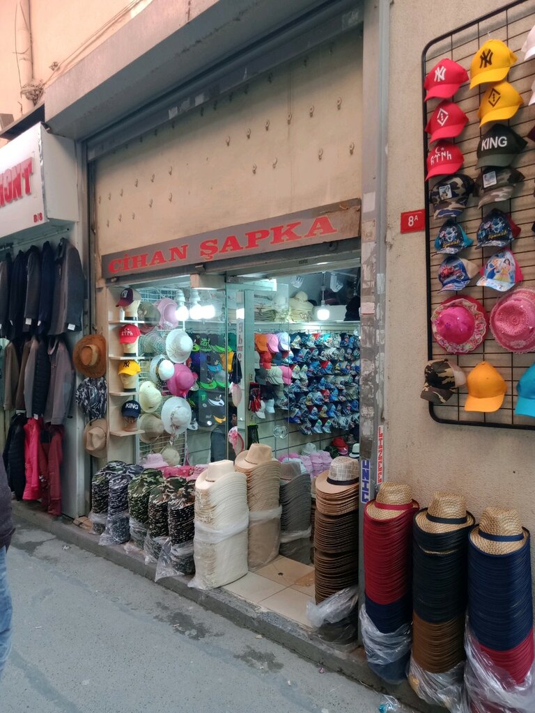 Şapka satan mağazalar Cihan Şapka, İstanbul, foto