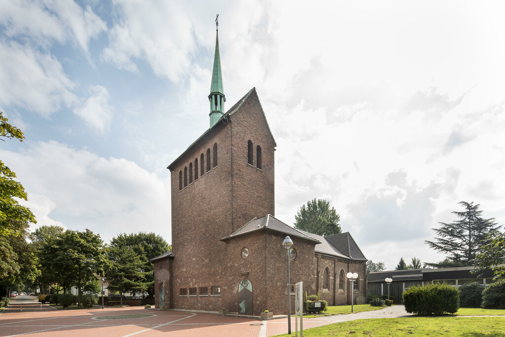 Dini dernekler Kirche Karnap - Evangelische Kirchengemeinde Altenessen-Karnap, Kuzey Ren‑Vestfalya, foto