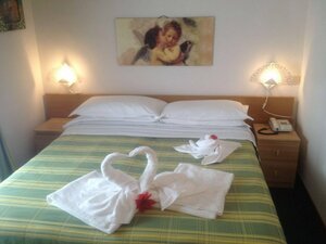 Hotel San Giorgio (Piedmont, Provincia di Torino, Via Villaggio Alpino, 2), otel  Piyemonte'den