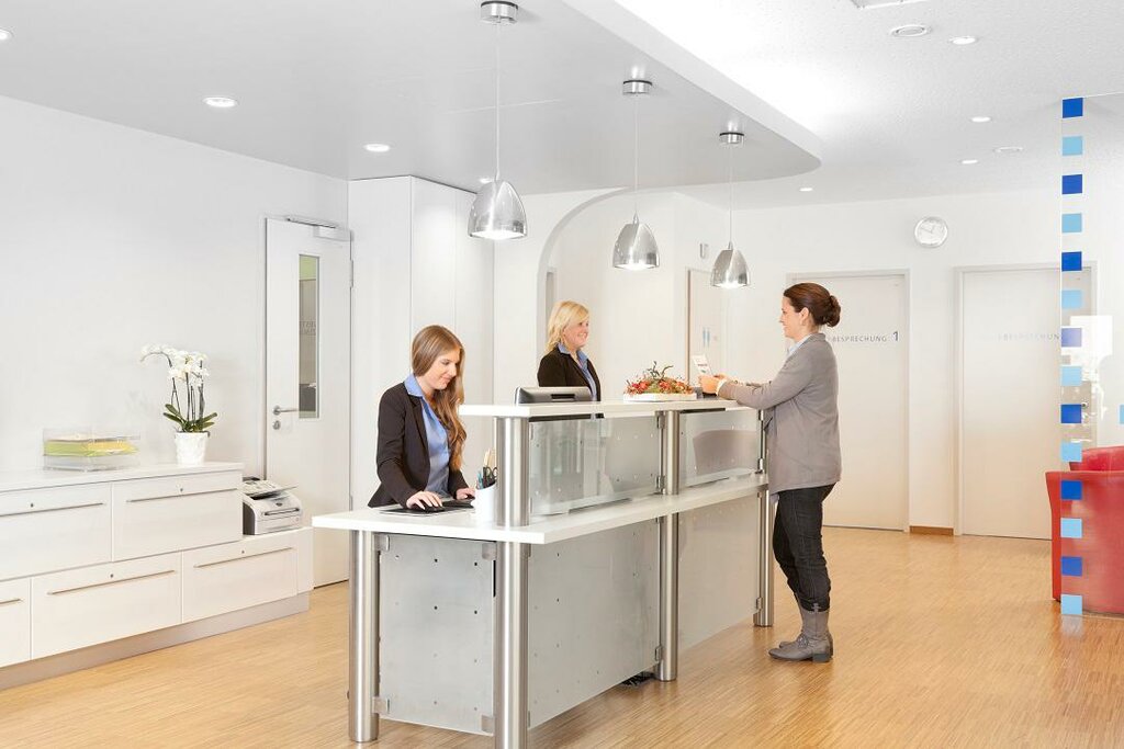 Tıp merkezleri ve klinikler Praxisklinik 360° Solingen im Südpark, Solingen, foto