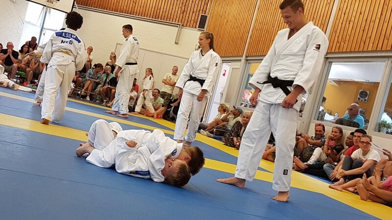 Fitness kulüpleri Sportinstituut Schiedam, Dünya, foto