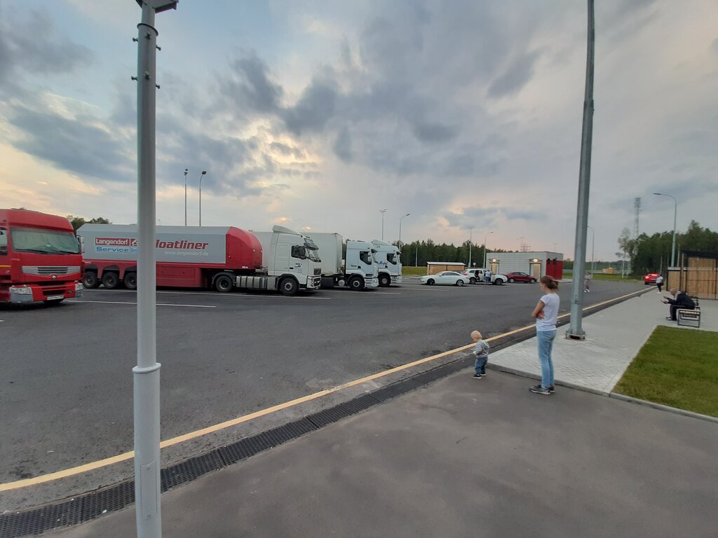 Yol kenarı dinlenme alanı Придорожная зона отдыха, Novgorodskaya oblastı, foto