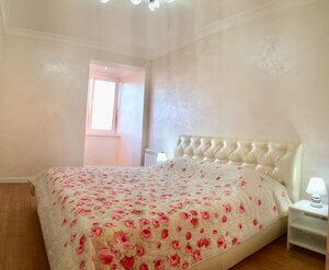 Near Skolkovo Apartments (Chistyakovoy Street No:65, mikrorayon Novaya Tryokhgorka, Odintsovo), otel  Odintsovo'dan