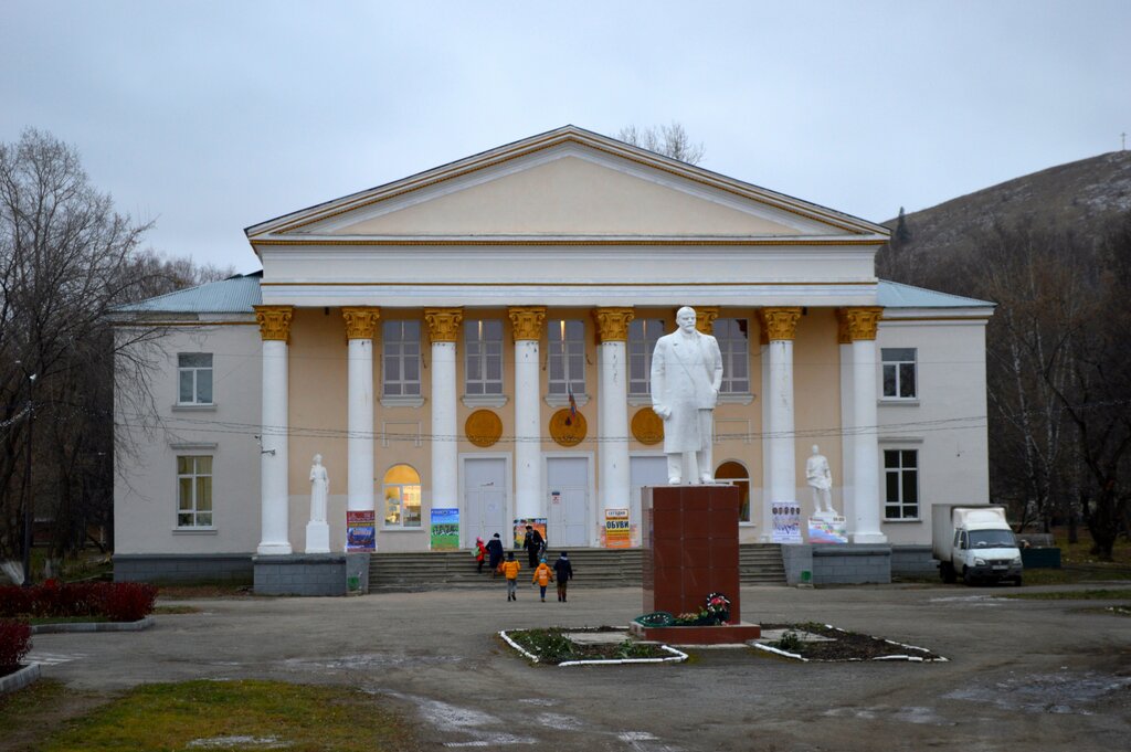 Kültür ocakları Simsky City Palace of Culture, Sim, foto