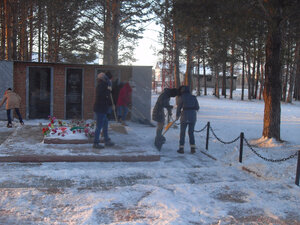 Участникам Великой Отечественной войны (Tyumen Region, Nizhnetavdinskiy rayon, selo Miyassy), anıt, heykel  Tümen (Tiumenskaya) oblastından