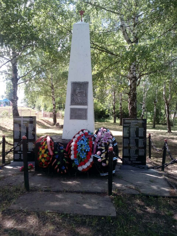 Anıt, heykel Обелиск Славы, Vladimirskaya oblastı, foto