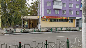 Фирменный магазин Бендерского пивоваренного завода (strada Kirov No:144), bira dükkanı  Ribnitsa'dan