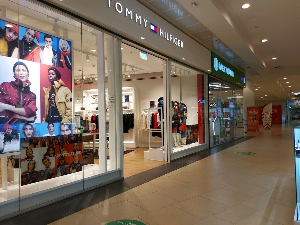 Giyim mağazası Tommy Hilfiger, Novokuznetsk, foto