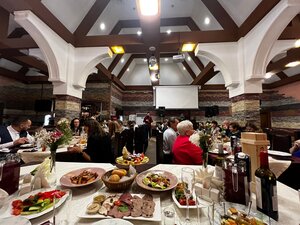 Severnoe Siyanie (Solnechnaya ulitsa No:13к1), restoran  Pyt‑Yah'tan