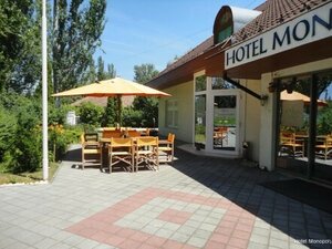 Hotel Monopoly (Veszprém vármegye, Balatonalmádi, Balatonalmádi), otel  Veszprém'den