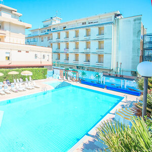 Gaia (Viale Milano 45,47042 Cesenatico,Forlì-Cesena,), otel  Cesenatico'dan
