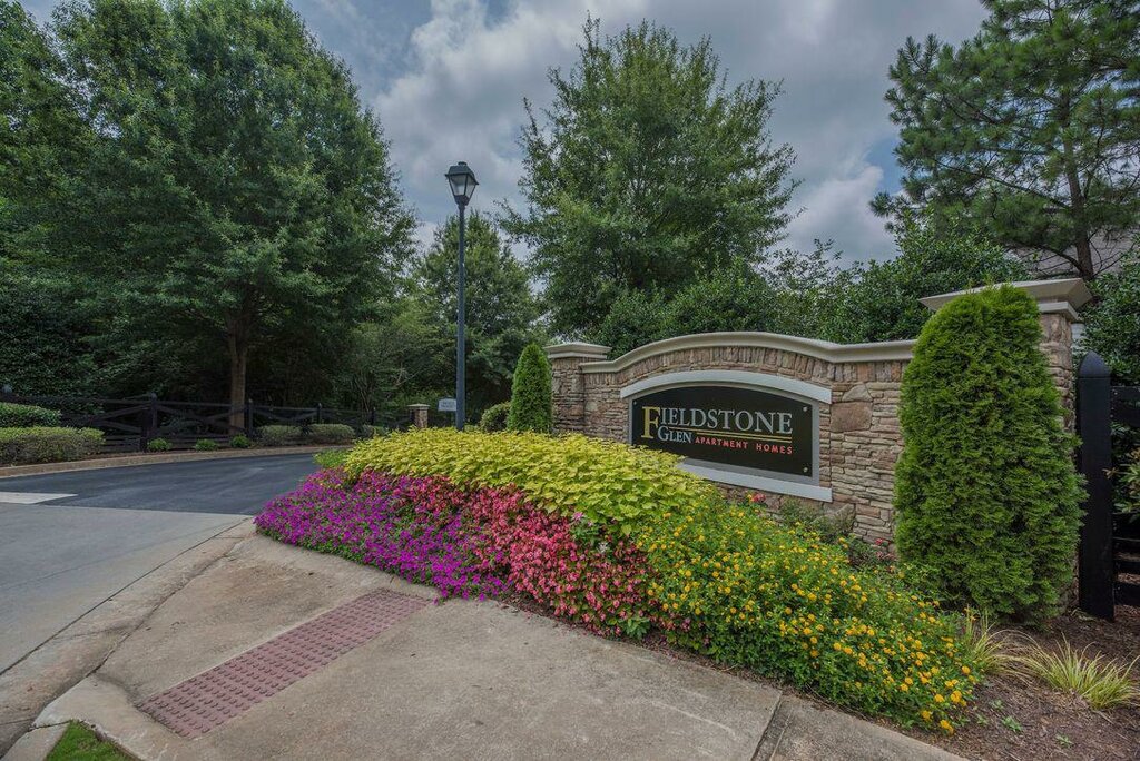 Emlak ofisi Fieldstone Glen Apartments, Georgia Eyaleti, foto