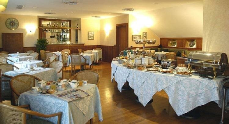 Otel Hotel Excelsior Magenta, Lombardiya, foto