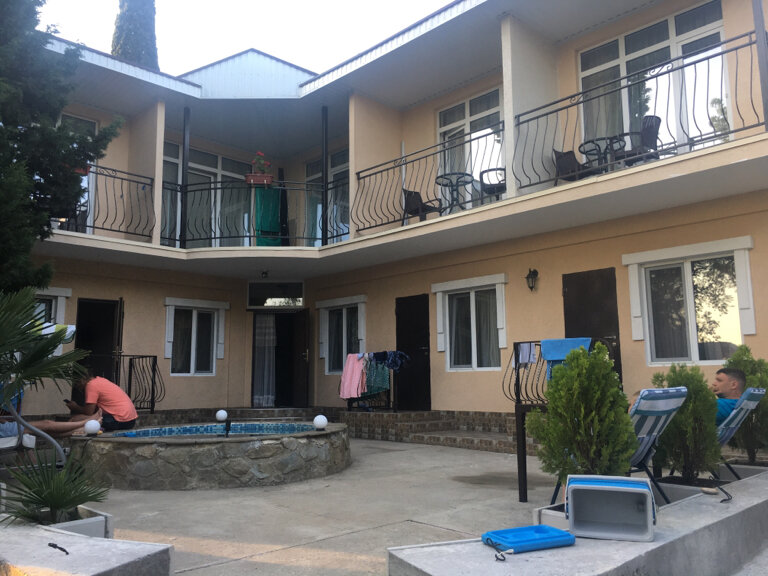 Otel Гостевой дом на улице Олега Кошевого 5, Alupka, foto