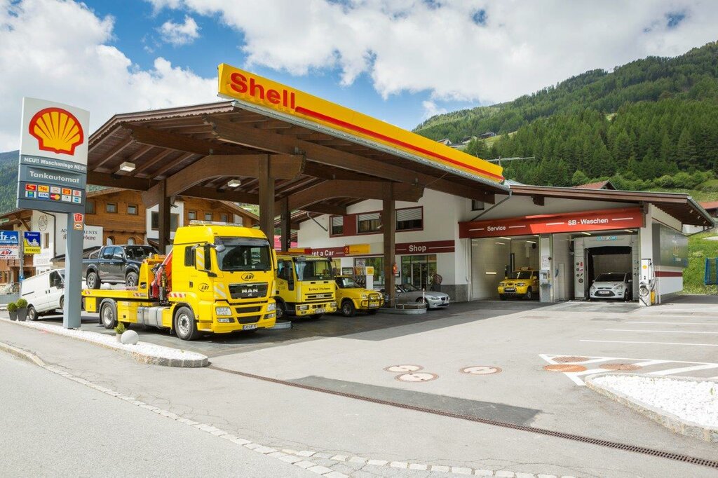 Otogaz dolum istasyonu Shell Tankstelle in Sölden, Tirol, foto