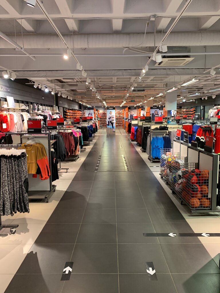 Spor giyim ve ayakkabı Nike Factory Store, Kazan, foto