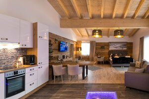 Hotel Alpennest (Tyrol, Innsbruck-Land, Weidach, 338), otel