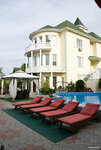 Villa Kapriz (Азовская улица No:34А, село Геническая Горка), otel  Kerson Bölgesi'nden