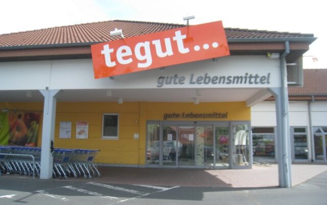 Süpermarket Tegut... gute Lebensmittel, Bebra, foto