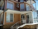 Guest house Sunny (Строительная улица No:13А), otel  Feodosya'dan (Kefe'den)