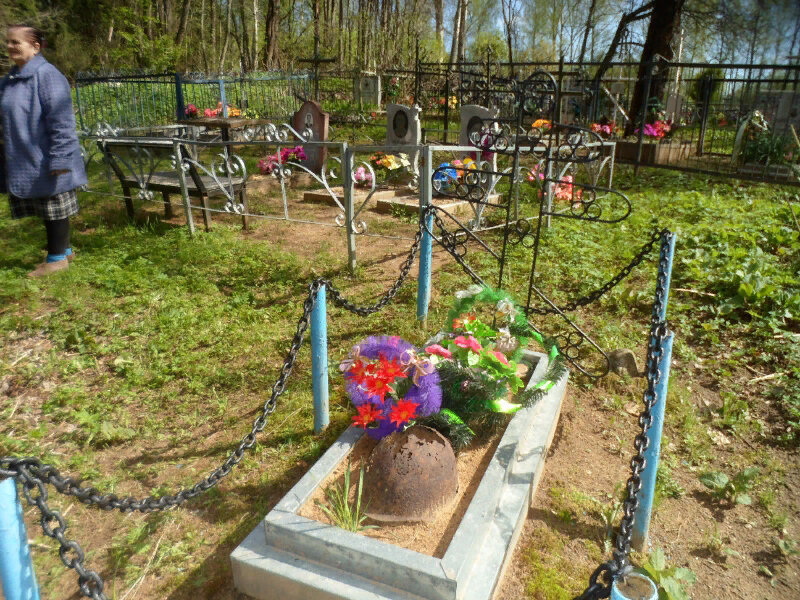 Anıt, heykel Братская могила расстрелянных фашистами мирных жителей, Smolenskaya oblastı, foto